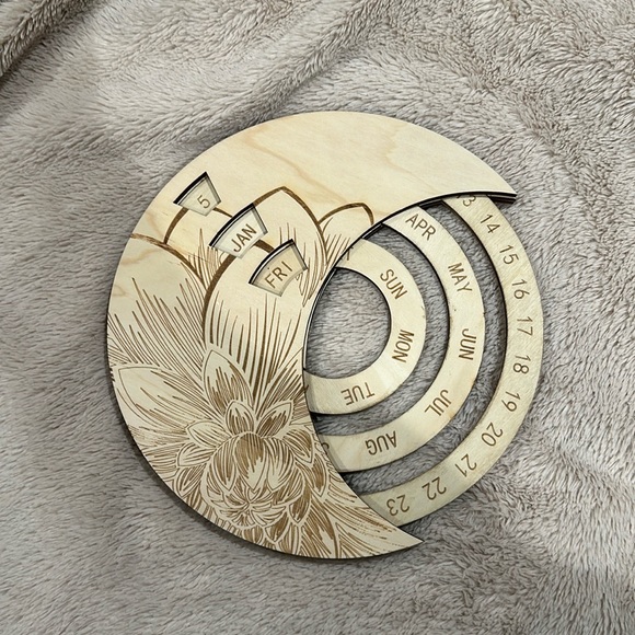 Comm Moon Crystals | Wall Decor | Wooden Moon Calendar Date Adjustable ...